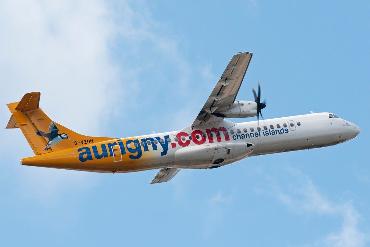 Aurigny flight to Manchester makes emergency landing…