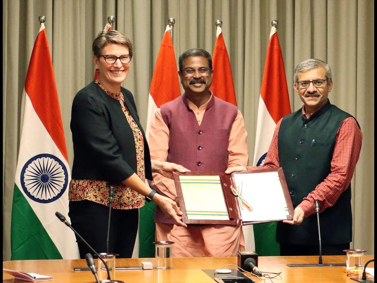 Centre hands approval letters to 3 foreign…