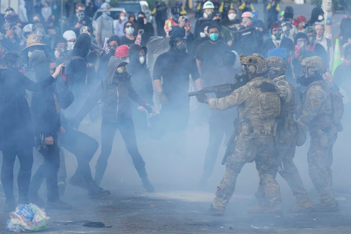 Man who hit federal officer with rock during Portland…
