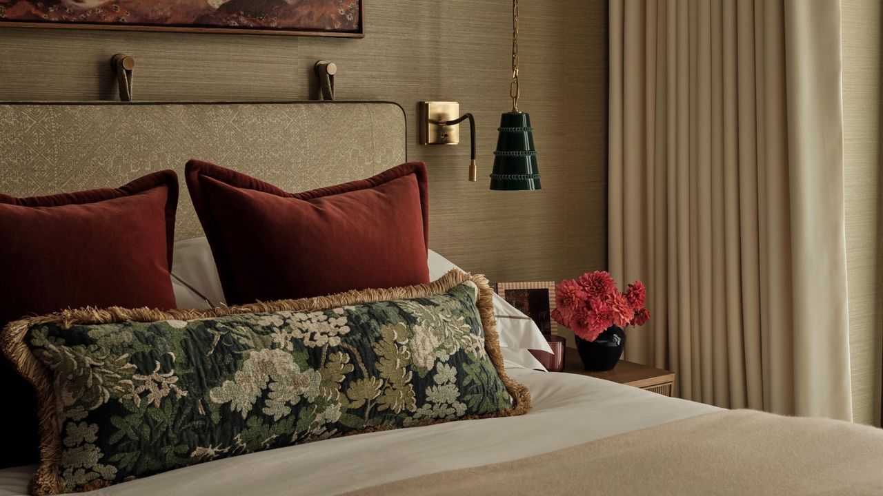 7 Bed 'Recipes' Designers Rely on to Transform a…