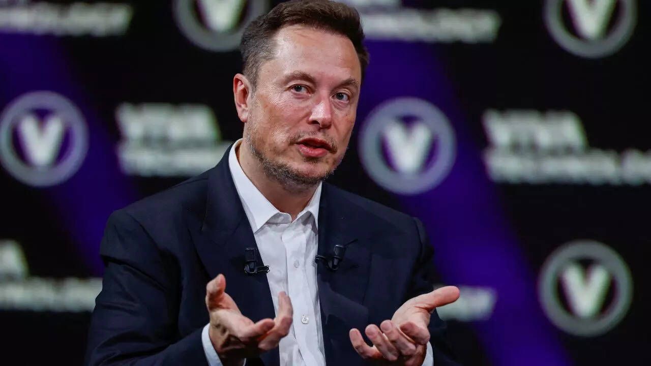 World's first trillionaire: SpaceX premium debut…