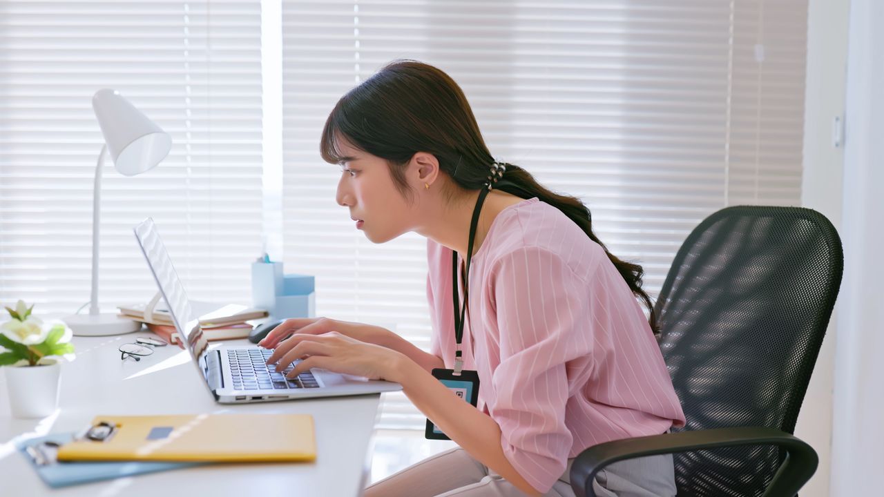 The four most effective stretches for rounded posture…
