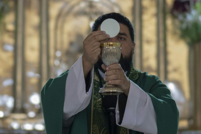Bitter communion: Cuban priests ordered to ration mass…