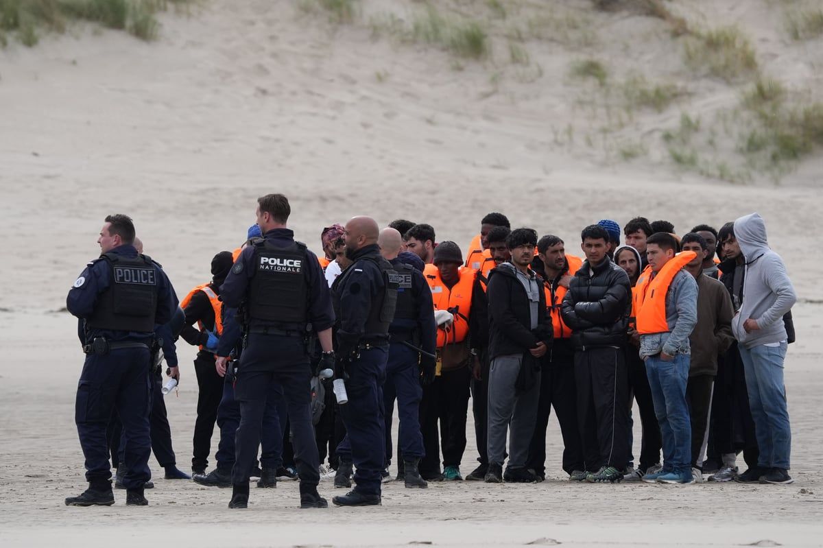 French riot police now working to stop small boat…