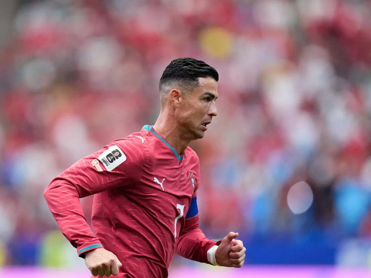 Yesterday's man? Ronaldo does little to shake the…