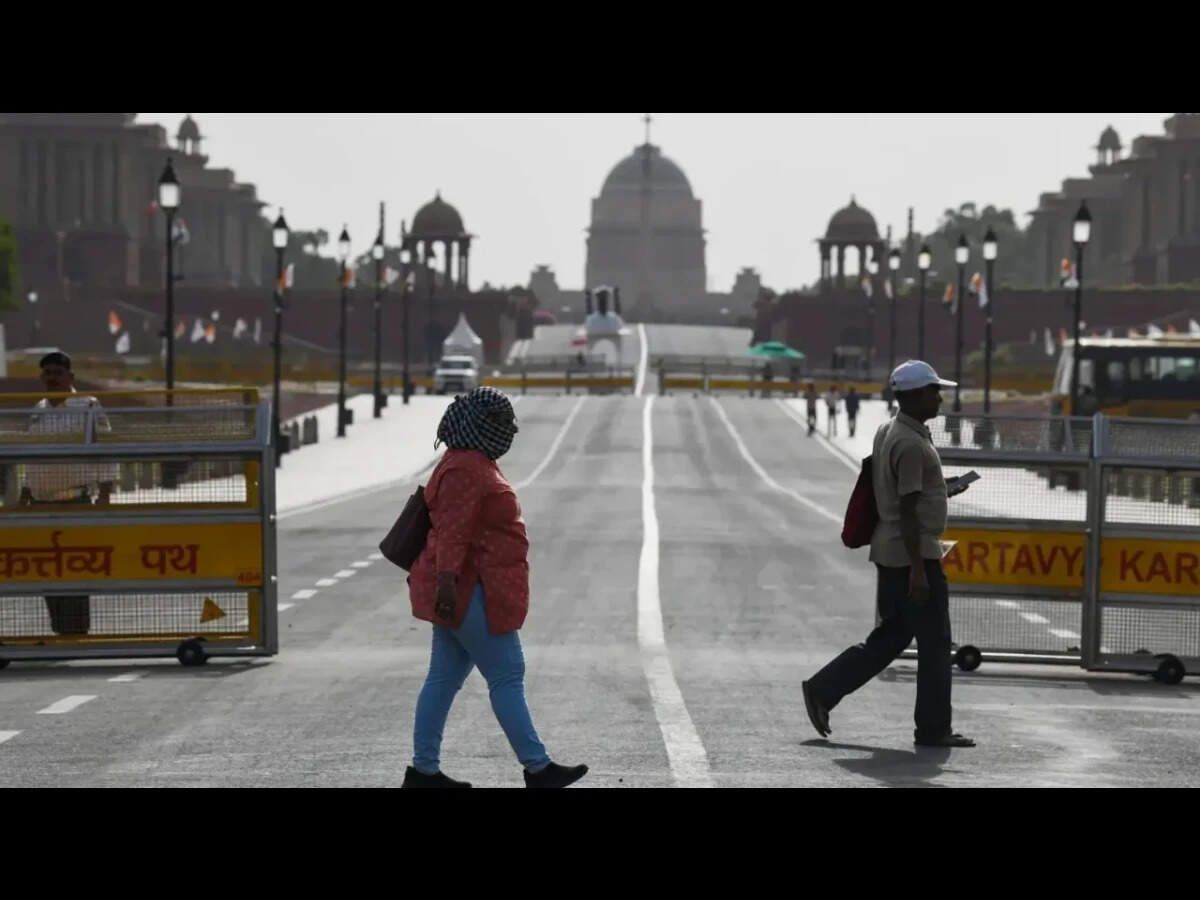 Mercury touches 40.2 deg C in Delhi amid delayed…