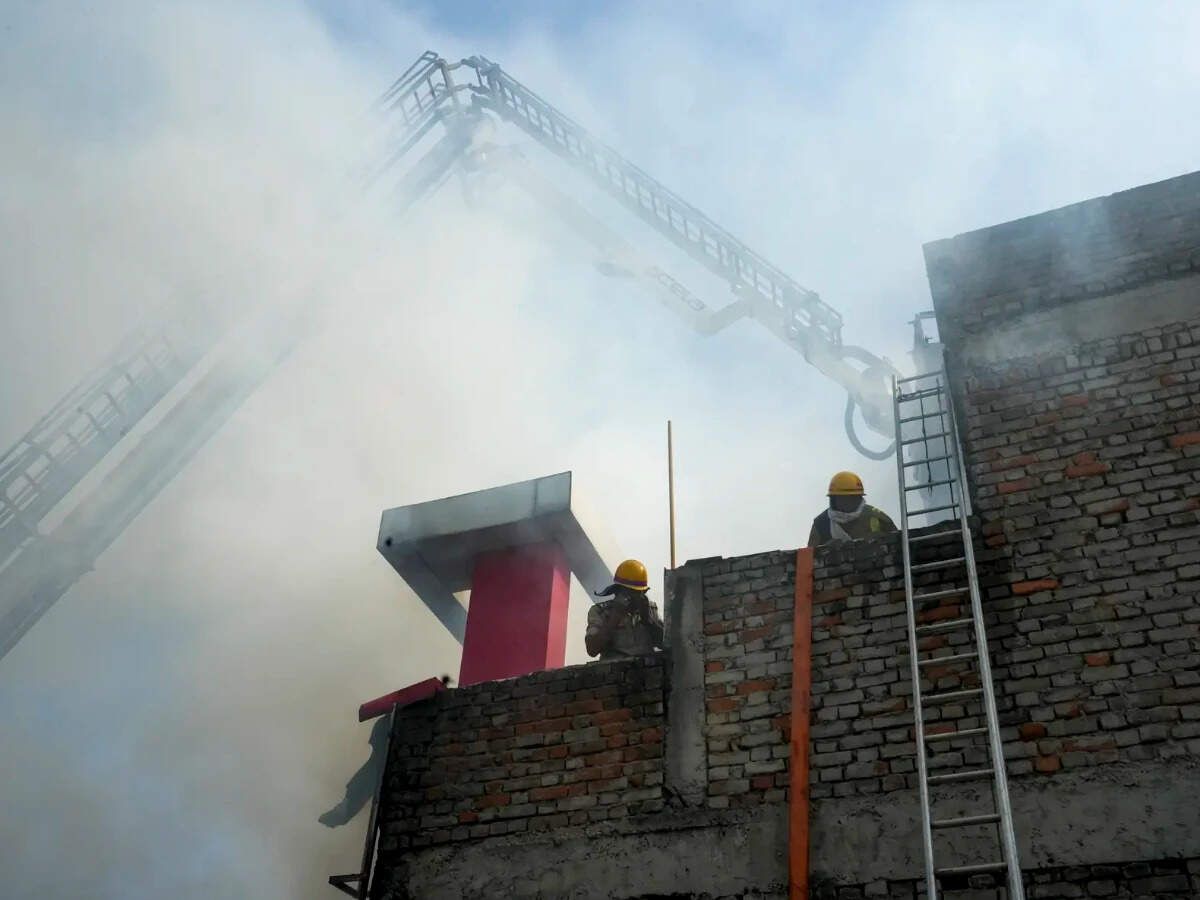 Smoke inhalation, not flames, killed all 15 in Lucknow…
