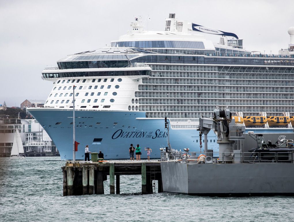 Environmental solution to berth big ships