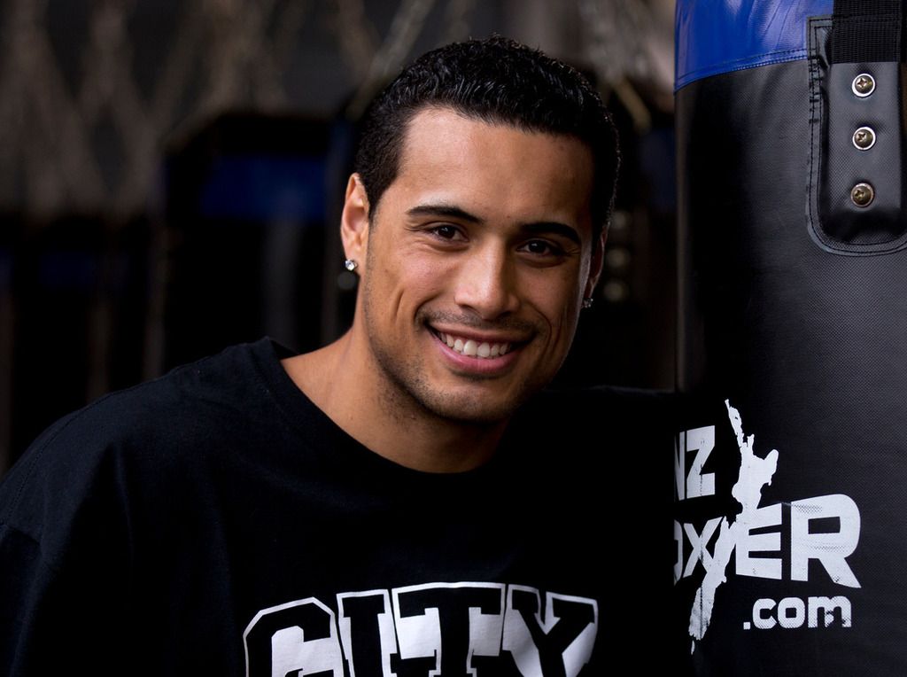 Kickboxer Carlos Ulberg says those Bachelor rumours…