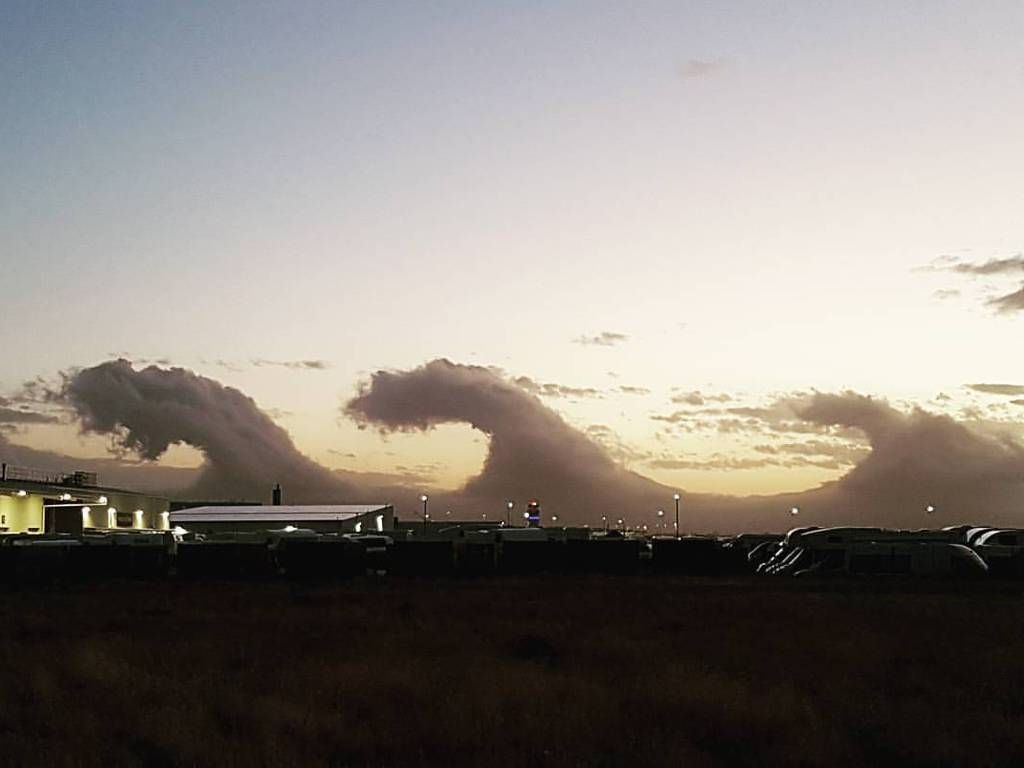 Wave clouds spotted 'breaking' again, this time over…