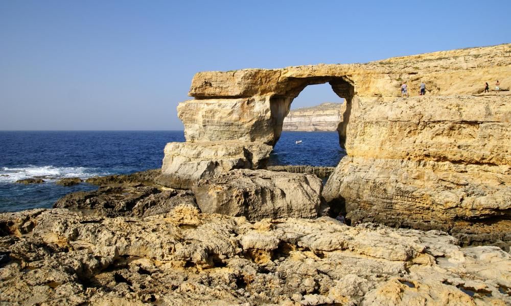 'It's heartbreaking': Maltese mourn collapse of Azure…