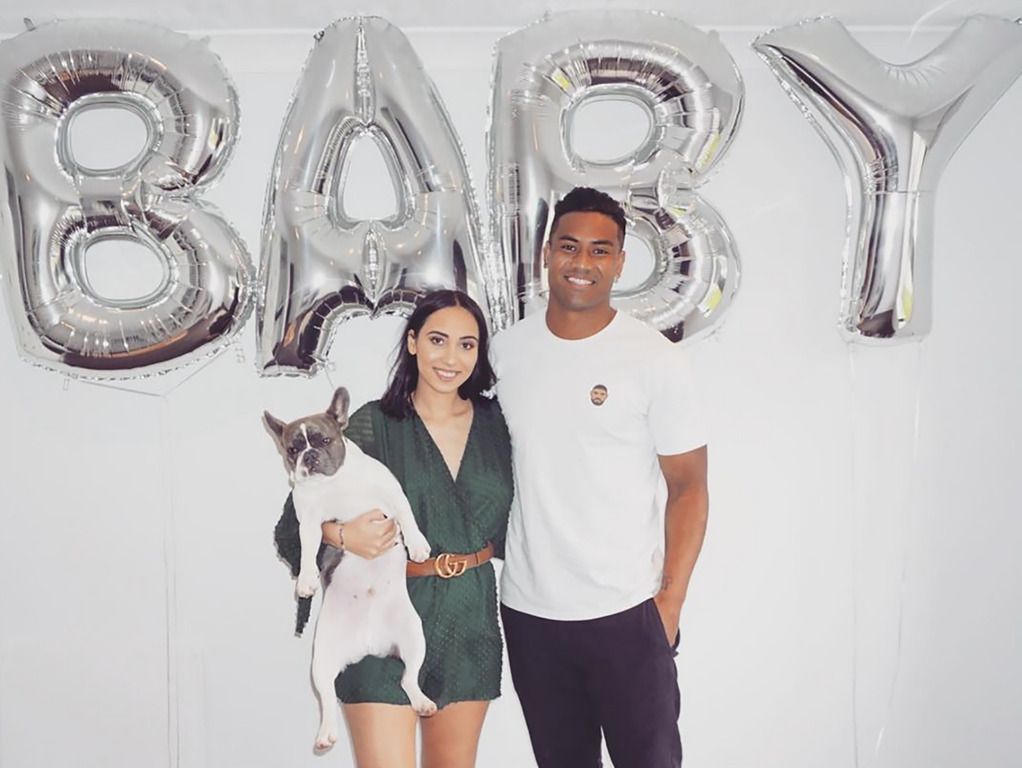 A baby for The Bus - All Black Julian Savea and his…