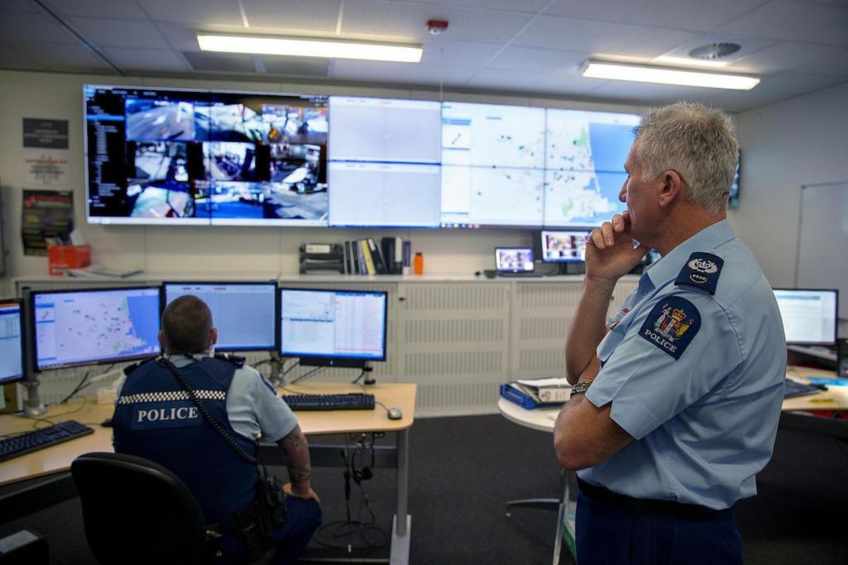 Inside a police command centre: How officers keep an…