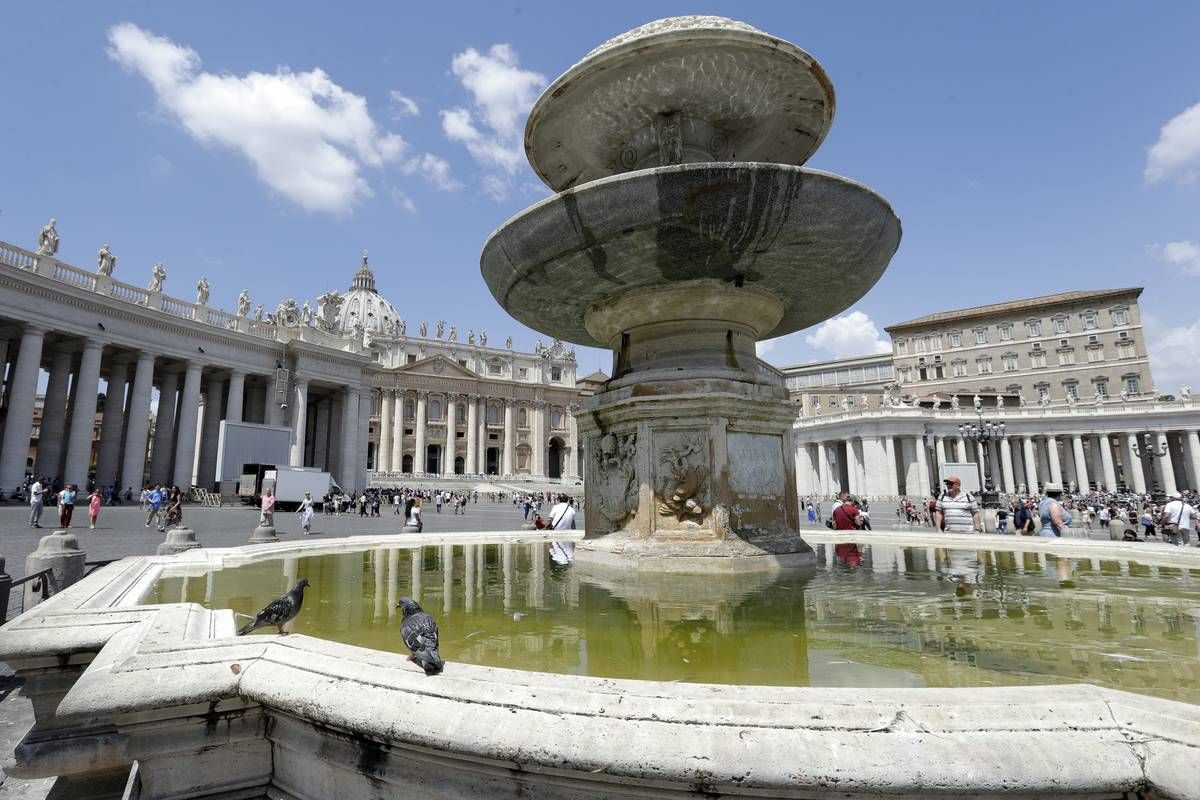 Pope orders the Vatican fountains to run dry in drought