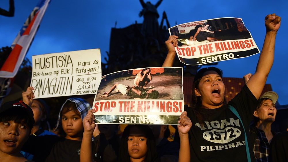 Thousands demand end to killings in Duterte's drug war