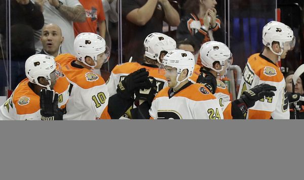 Flyers winger Matt Read, with future at a crossroads,…