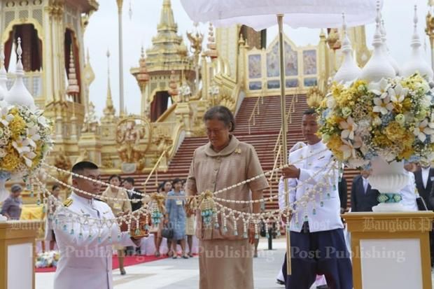 Royal crematorium opens for public viewing