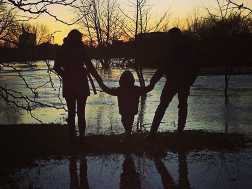 Sky Sports presenter Simon Thomas shares family photo…