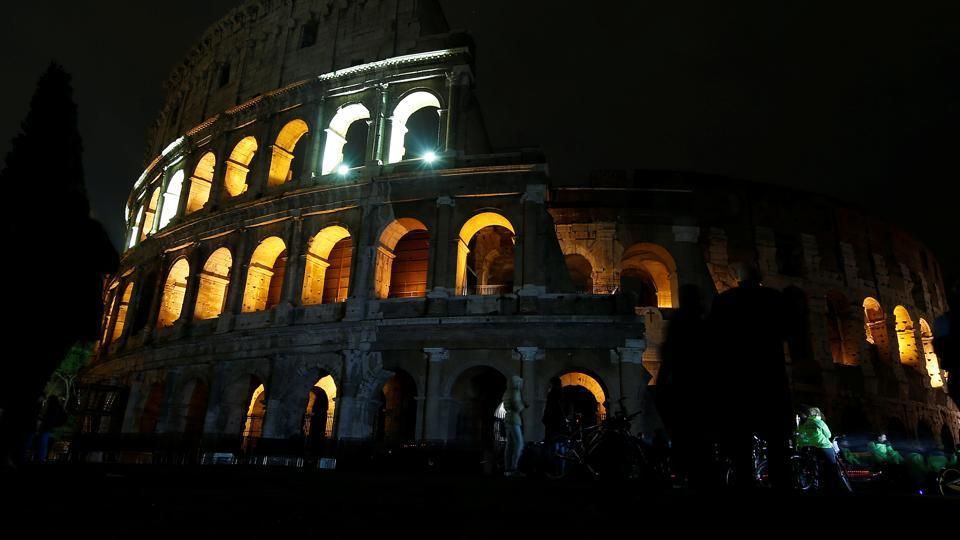 World landmarks go dark for Earth Hour climate campaign