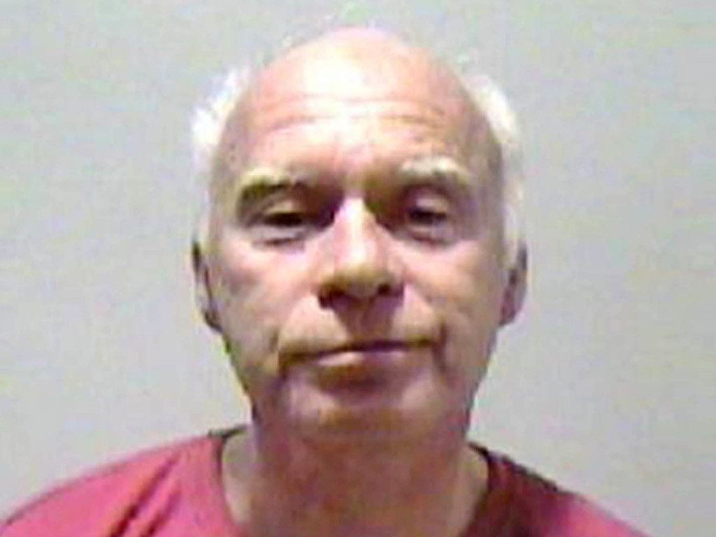 Scottish doctor found with machine guns, 1,500 live…