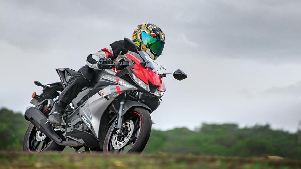 Here’s the 2018 Yamaha YZF-R15 V3.0 review, test ride