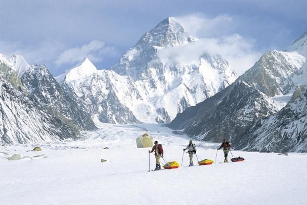 Climbing the K2: Into thin air