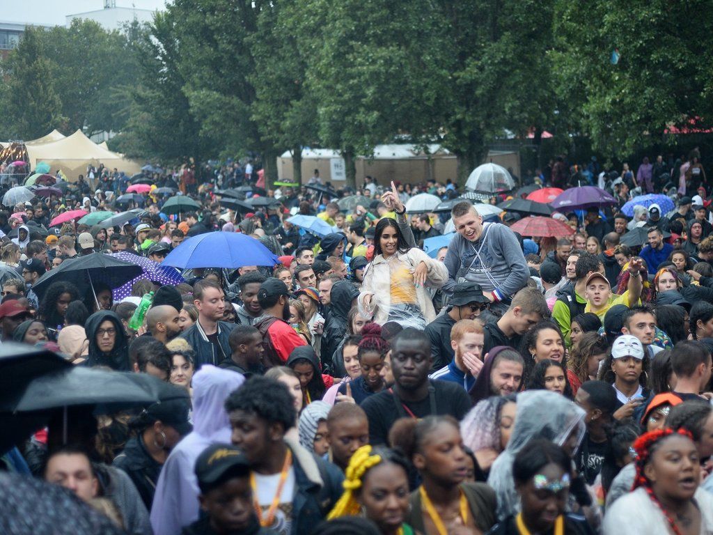 Notting Hill Carnival 2018: Thousands brave heavy rain…