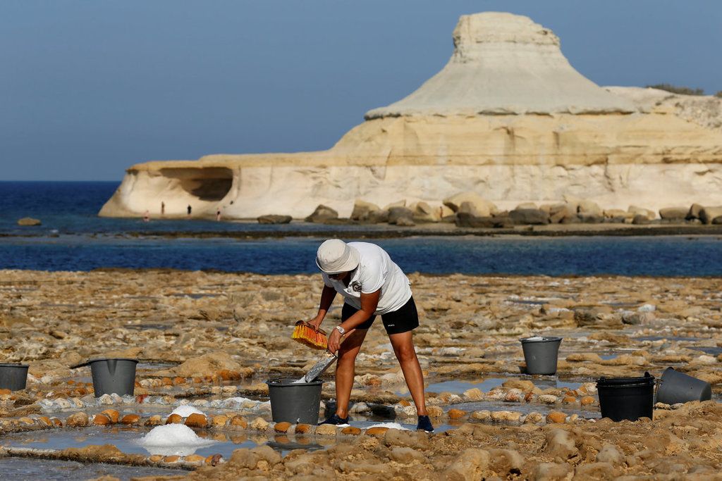 Maltese family keeps ancient salt-harvesting tradition…