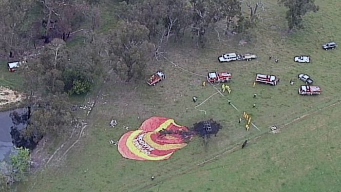 Passengers survive as hot air balloon catches fire…
