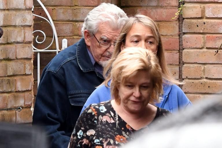 Child abuser Rolf Harris 'walked onto primary school's…