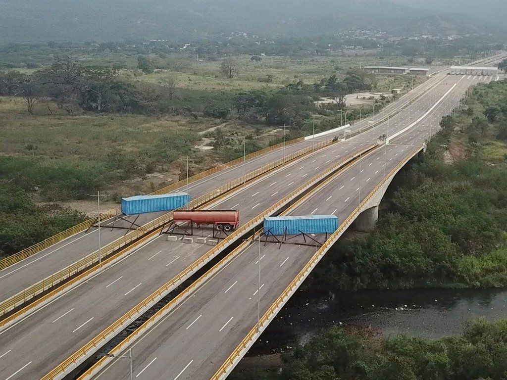 Venezuela crisis: Desperate citizens 'selling hair on…