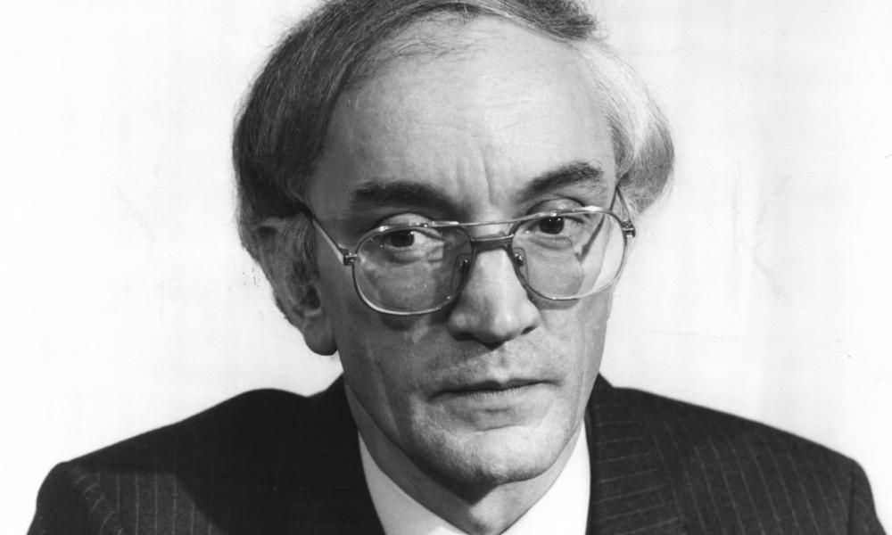John Stalker, who investigated Moors murders, dies…