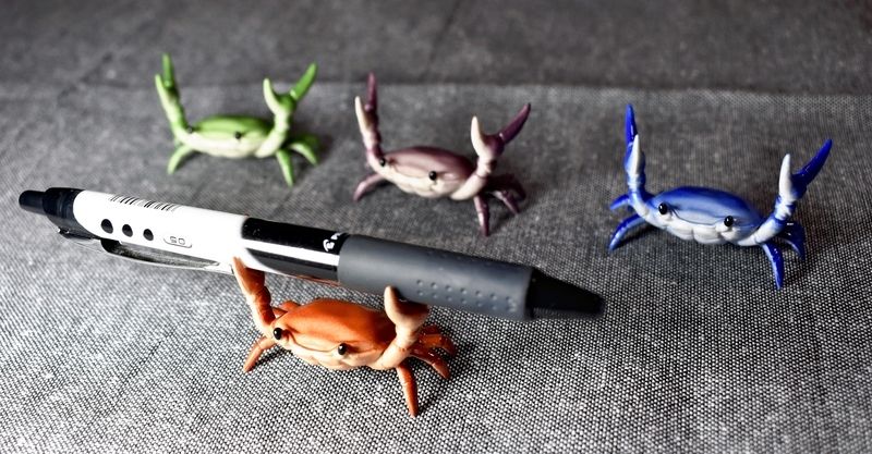 Crab-shaped pen holders make a splash