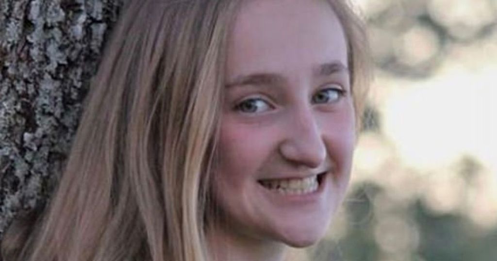 Cheerleader, 13, feeling unwell at competition dies in…