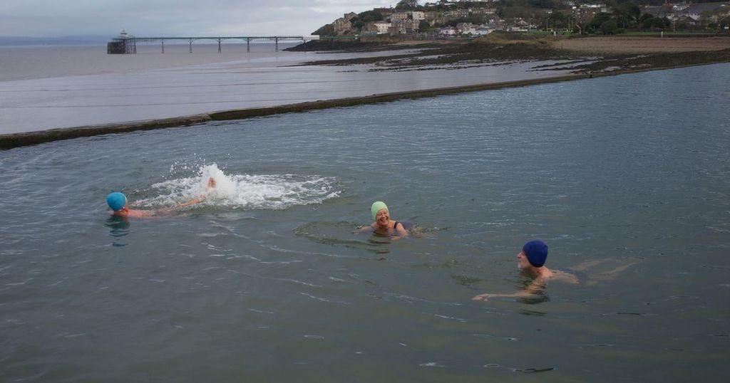 Clusters of spawning ragworms spotted at popular…