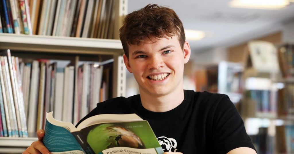 Teen celebrates first Oxbridge place in school's…