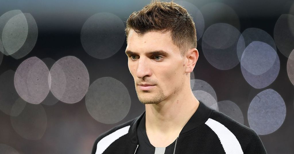 Arsenal defence set for summer overhaul - 8 players…