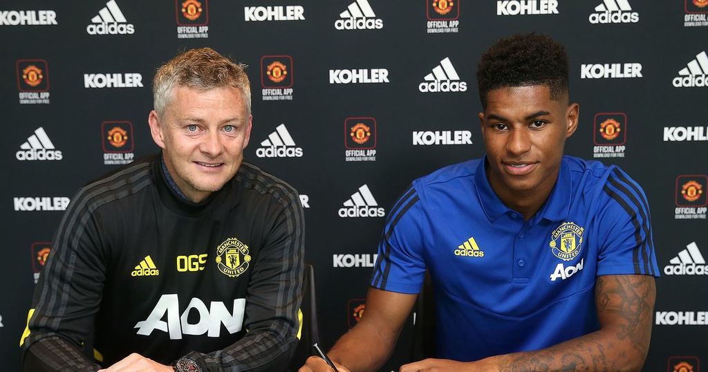 Marcus Rashford signs new Manchester United contract