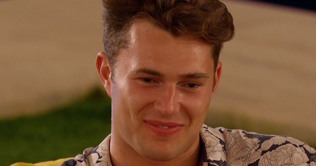 How Love Island's Curtis went from charming…