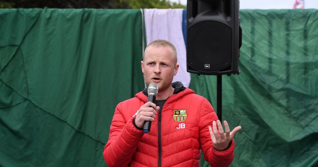 Jamie Bryson Twitter abuse condemned as son is target…