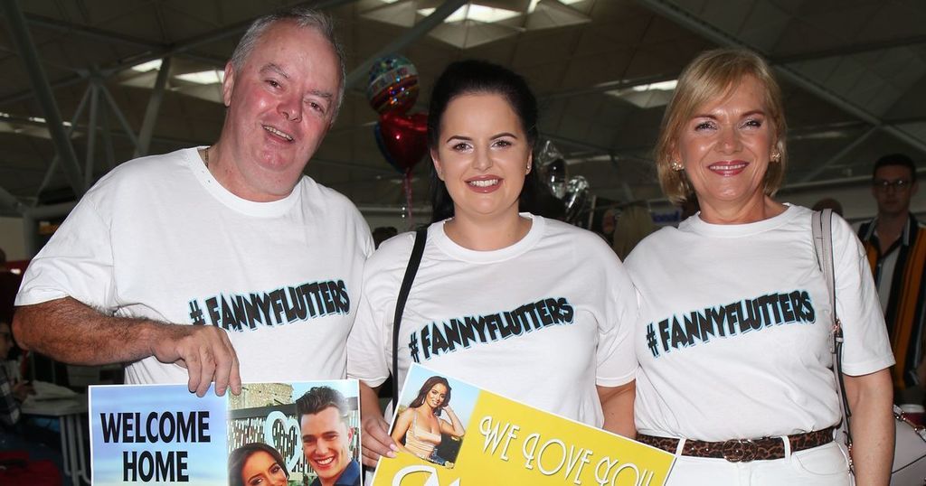 Love Island star Maura Higgins' dad greets her at…