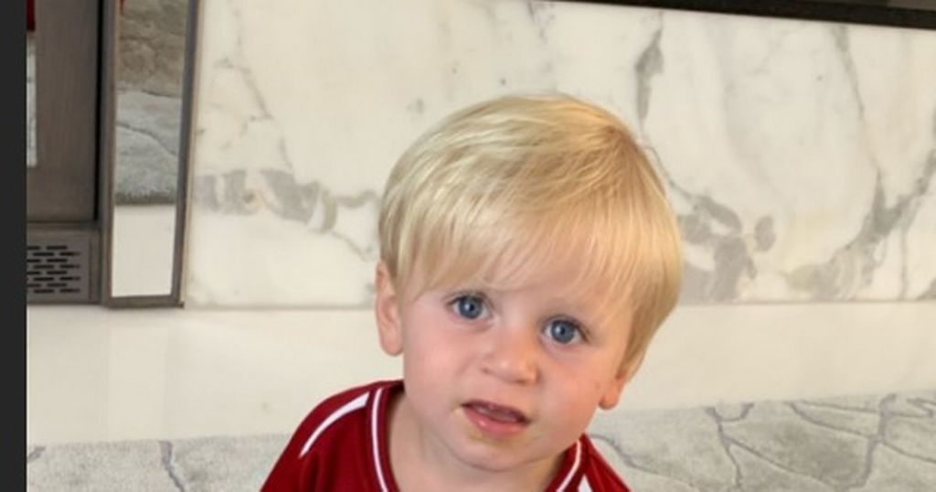 Liverpool legend Steven Gerrard shares adorable snap…