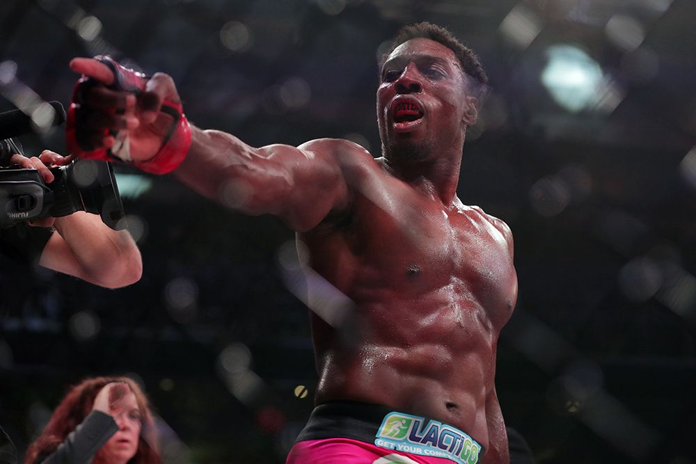 Phil Davis, Ed Ruth among five fighters to sign…