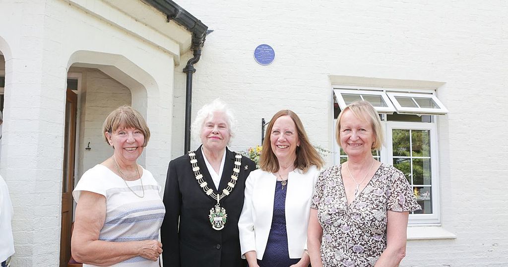 Nottingham suffragist honoured by unveiling of plaque…