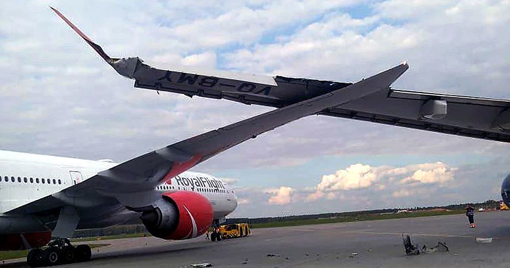 Two planes collide moments before take off as hundreds…