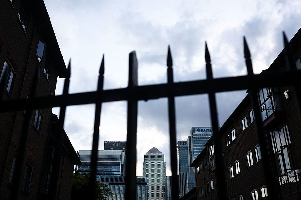London Banker’s Arrest Sparks 6-Year Fight With…
