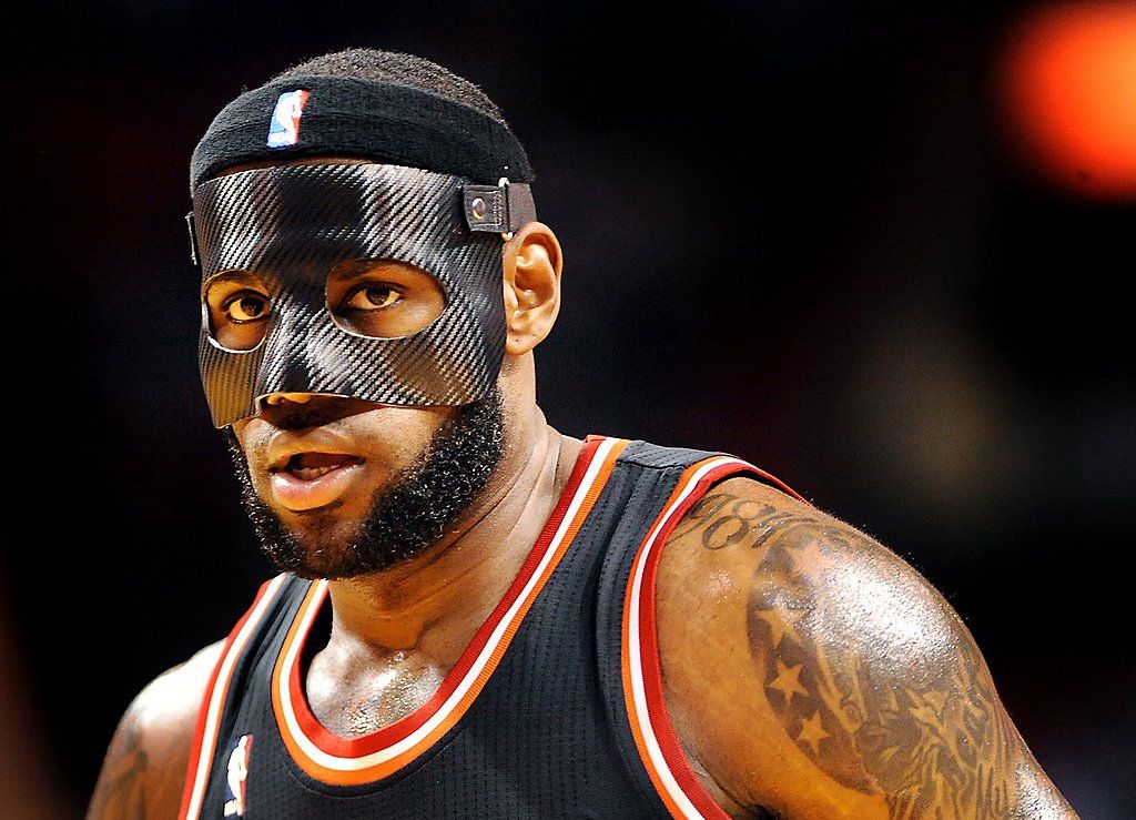 LeBron James celebrates Batman Day in honor of the…
