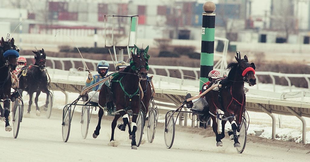 Tinley Park ‘racino’ harness track off to the races…