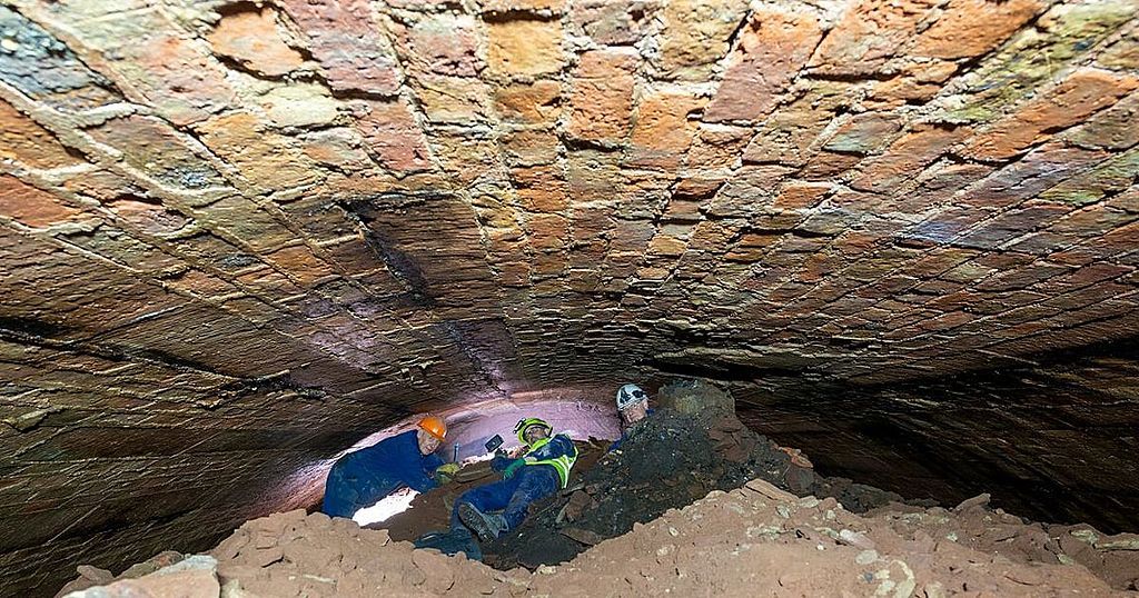 New images reveal cavernous new chamber discovered at…