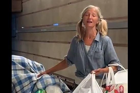 Emily Zamourka: Homeless LA subway singer offered…